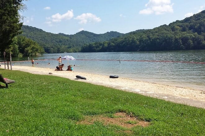 Defeated Creek Day Use Area Beach &mdash; Tennessee