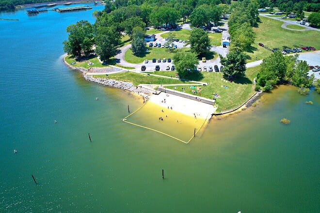 Douglas Dam Beach &mdash; Tennessee