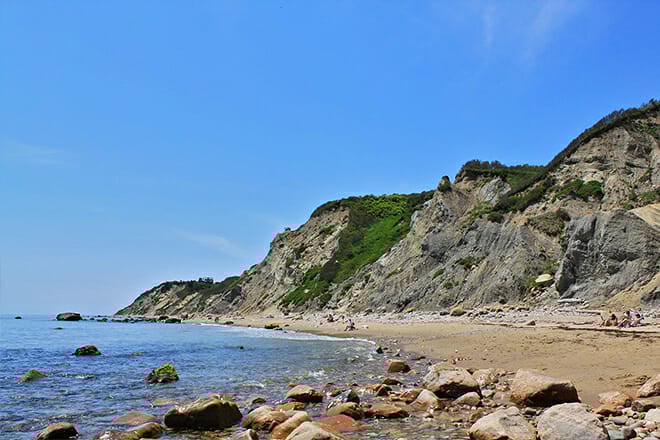 Mohegan Bluffs Beach — Rhode Island