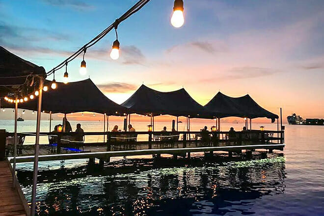 Pinchos Bar And Grill &mdash; Oranjestad