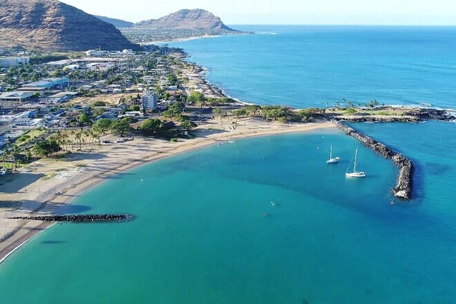 Pokai Bay Beach &mdash; Waianae