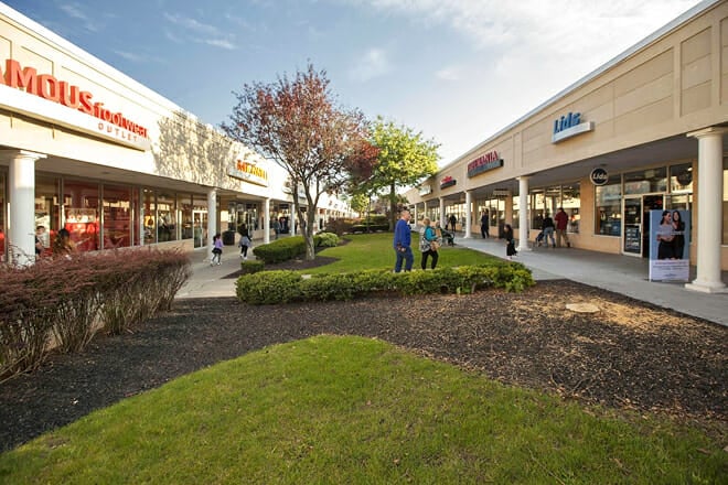 The Crossings Premium Outlets &mdash; Tannersville