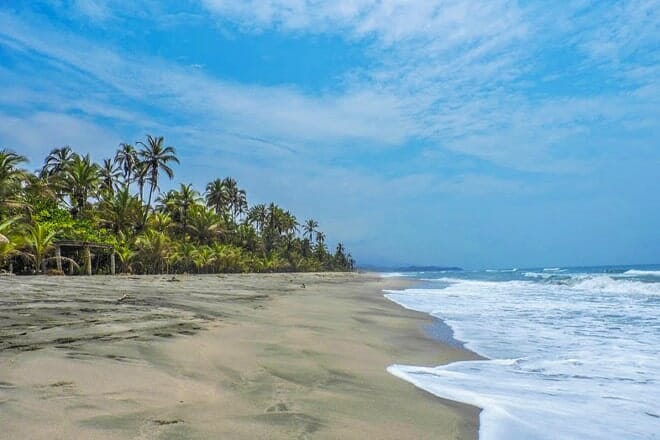 Coste&ntilde;o Beach &mdash; Guachaca, Magdalena