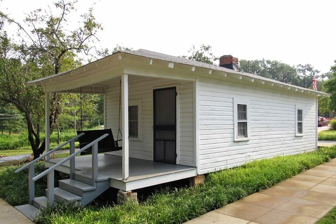 Elvis Presley Birthplace and Museum