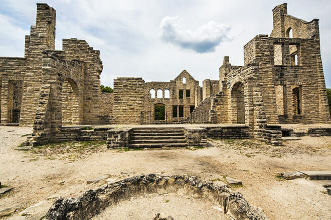 Ha Ha Tonka Castle Ruins &mdash; Camdenton