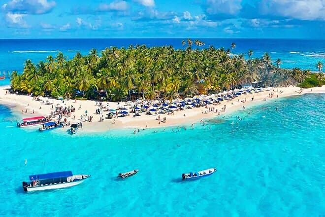 Johnny Cay Regional Park Beach &mdash; San Andres Isla