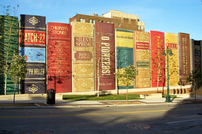 Kansas City Library&rsquo;s Giant Bookshelf