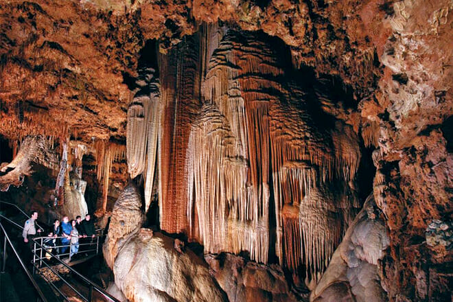 Meramec Caverns &mdash; Sullivan
