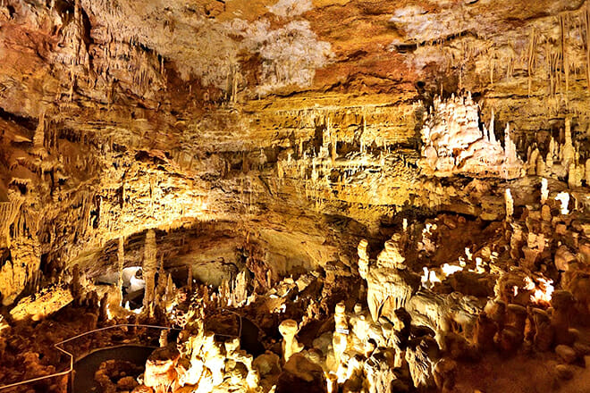 Natural Bridge Caverns &mdash; San Antonio