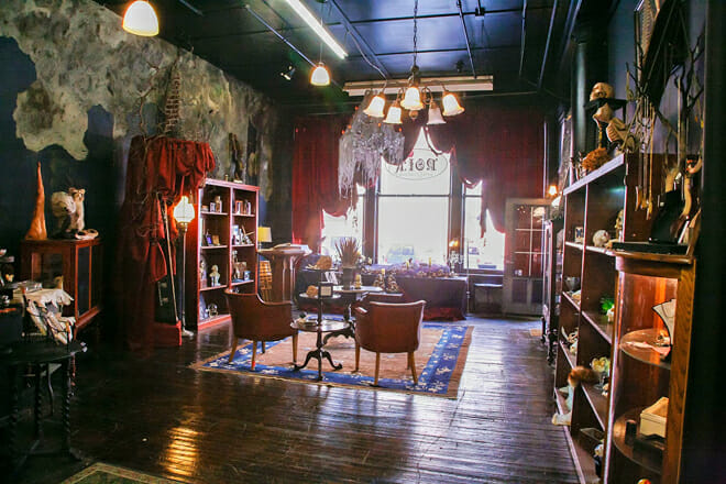 Noir Arts Oddities &mdash; Kansas City