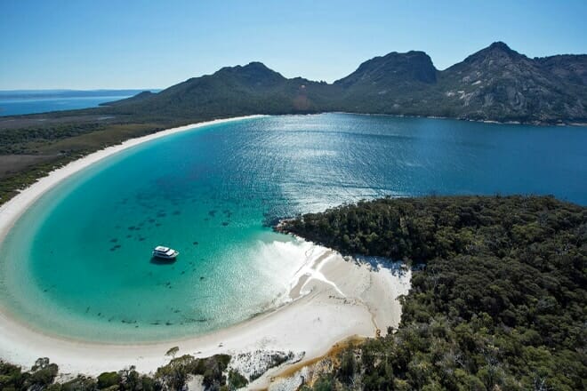 Wineglass Bay Beach &mdash; Freycinet, Tasmania