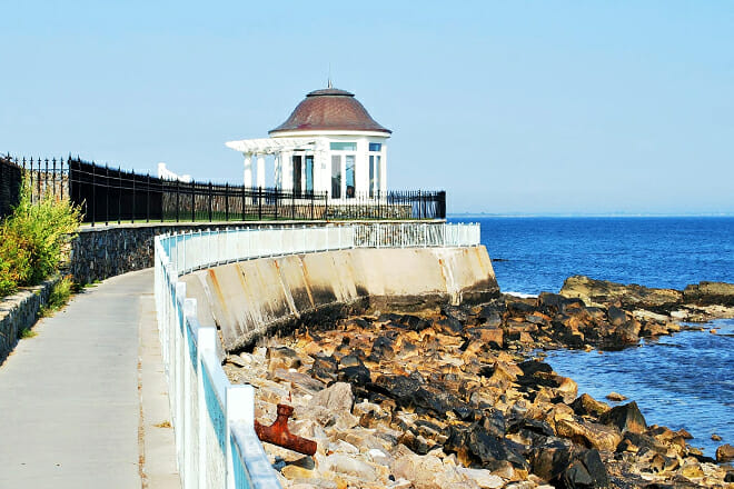 Cliff Walk &mdash; Newport