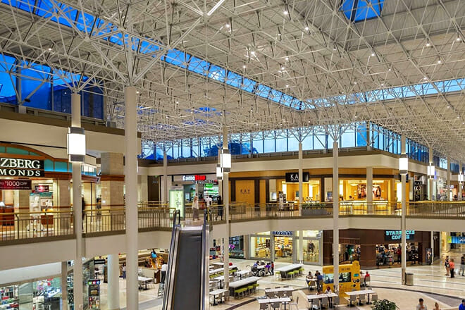 Governor&rsquo;s Square Mall