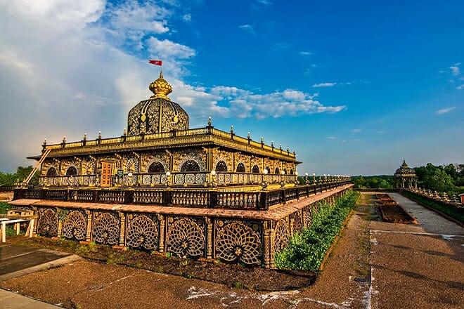 New Vrindaban Palace Of Gold &mdash; Moundsville