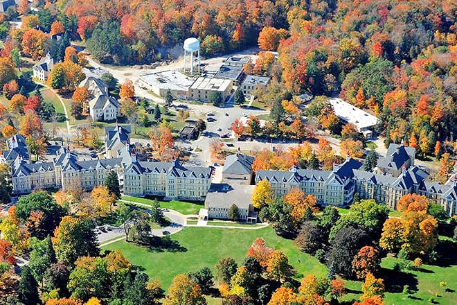 the village at grand traverse commons &mdash; traverse city