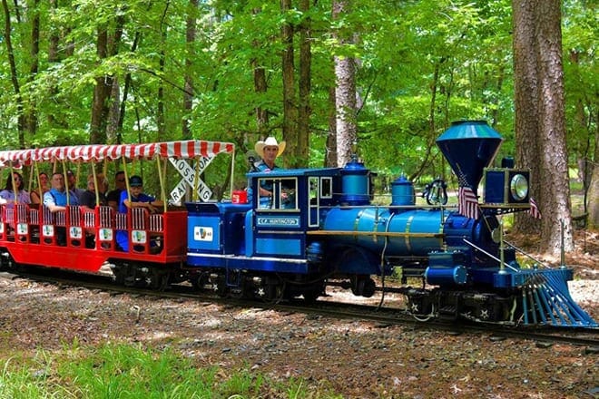 beavers bend depot and trail rides
