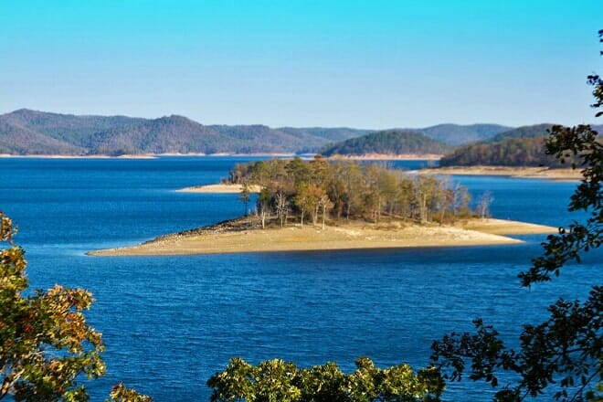 broken bow lake