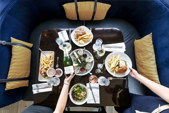 cru nantucket oyster bar