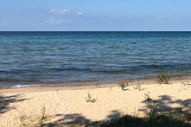 cheboygan state park beach &mdash; cheboygan