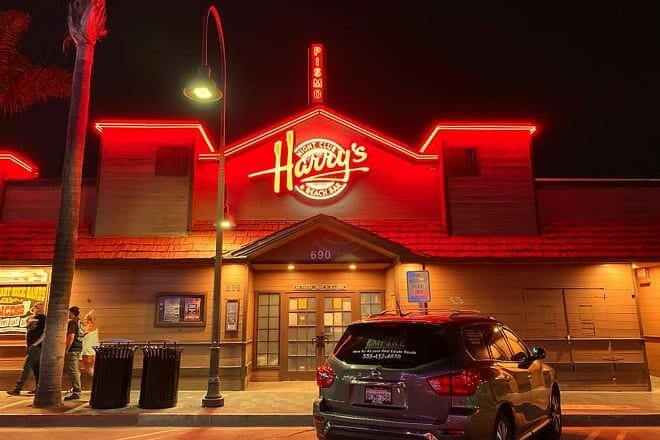 harrys night club & beach bar