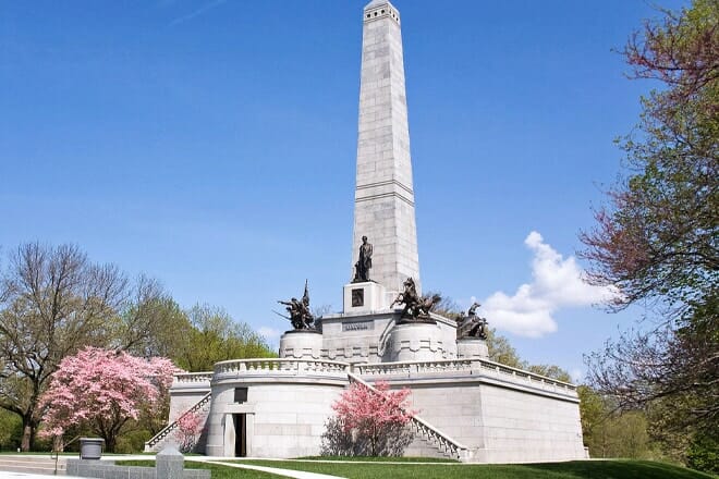 lincoln tomb and war memorials