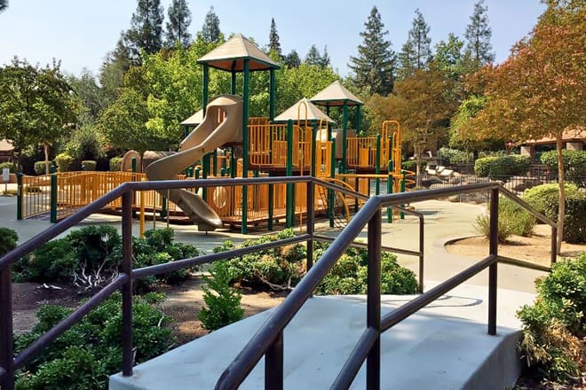 Oso de Oro Lake Park