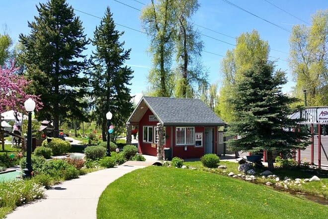 amaze'n steamboat family fun park