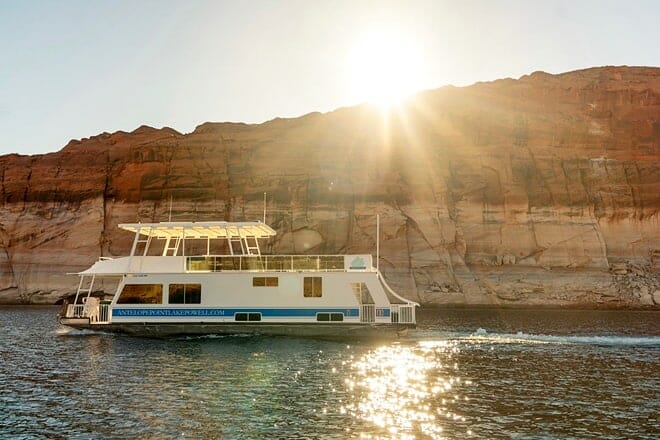 antelope point marina village