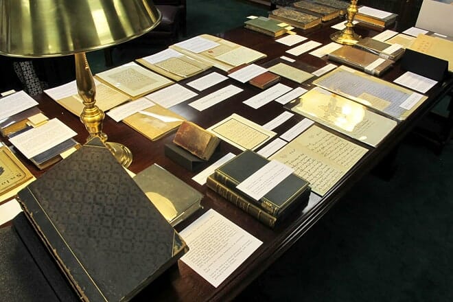 armstrong browning library