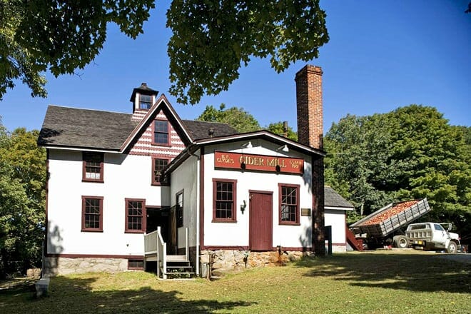 b.f. clyde&rsquo;s cider mill
