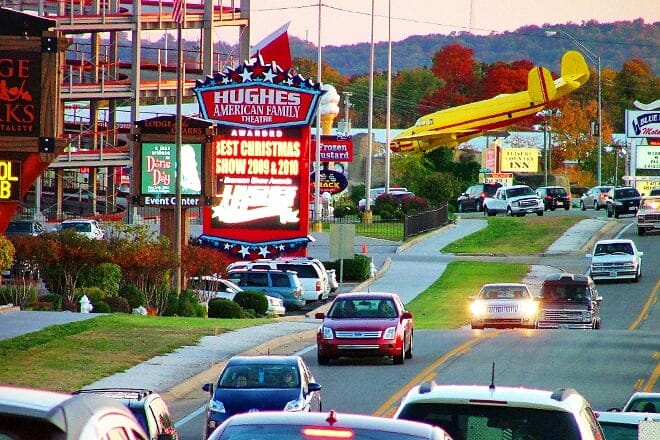 bagnell dam strip &mdash; lake ozark