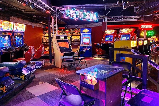 free play bar arcade