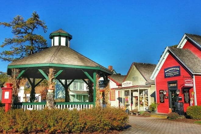 historic smithville and green village