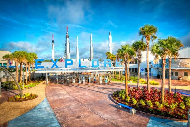 kennedy space center visitor complex