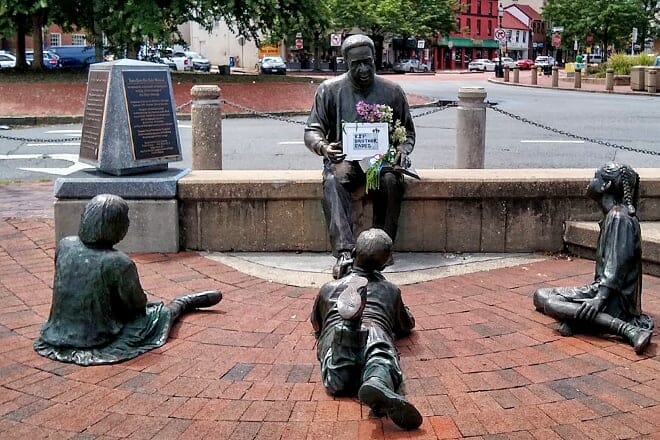 kunta kinte &mdash; alex haley memorial