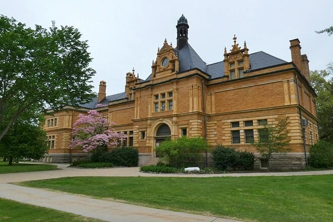 museum of natural history and planetarium at roger williams park