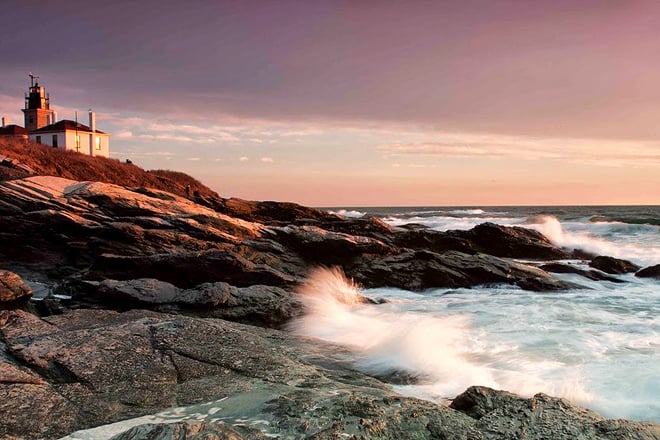 beavertail lighthouse &mdash; jamestown