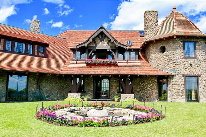 castle in the clouds &mdash; moultonborough