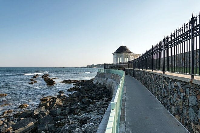 cliff walk &mdash; newport