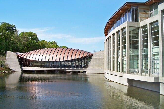 crystal bridges museum of american art &mdash; bentonville