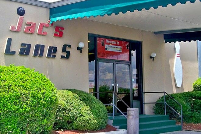 Jac's Bowling Lanes