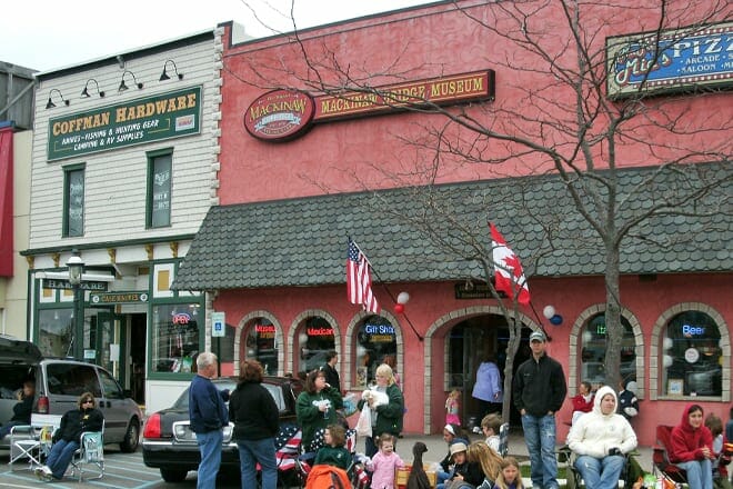 mackinaw bridge museum