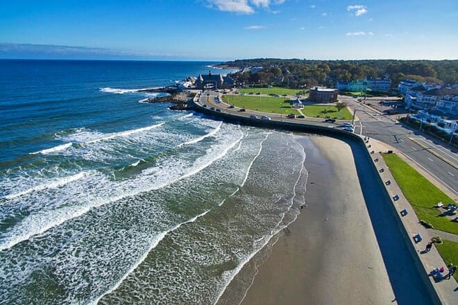 narragansett bay beaches