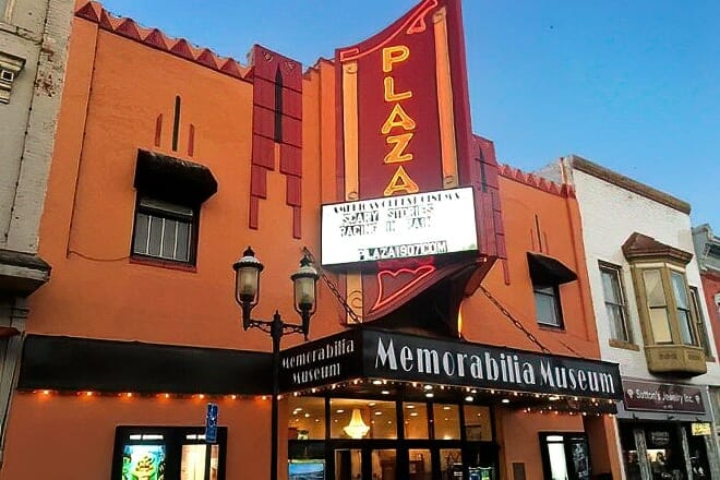 plaza cinema — ottawa