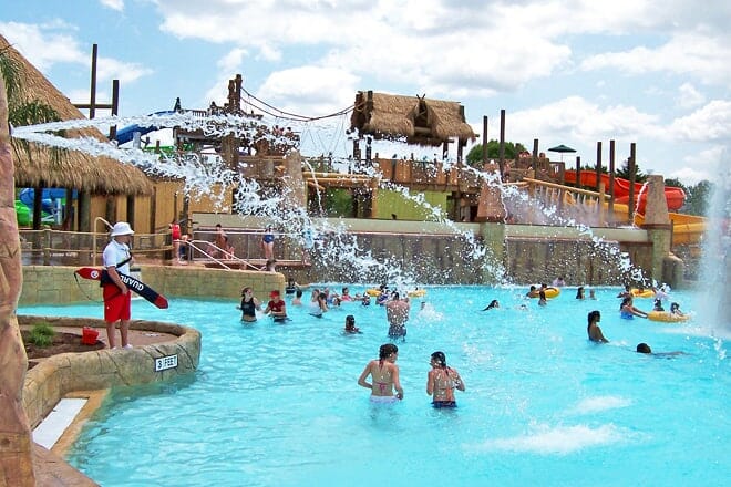 six flags hurricane harbor