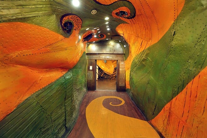 surreal elevator &mdash; long island city