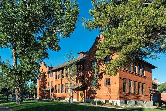 the 1909 schoolhouse in breckenridge