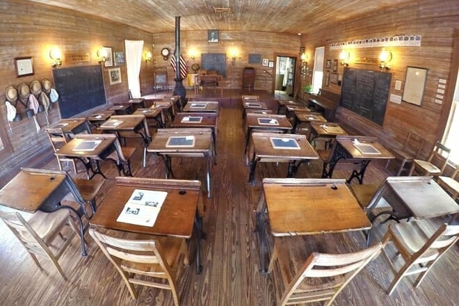 camp walton schoolhouse