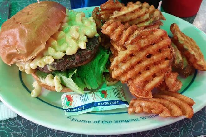 Ellen's Stardust Diner