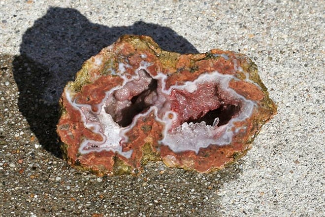 hauser geode beds